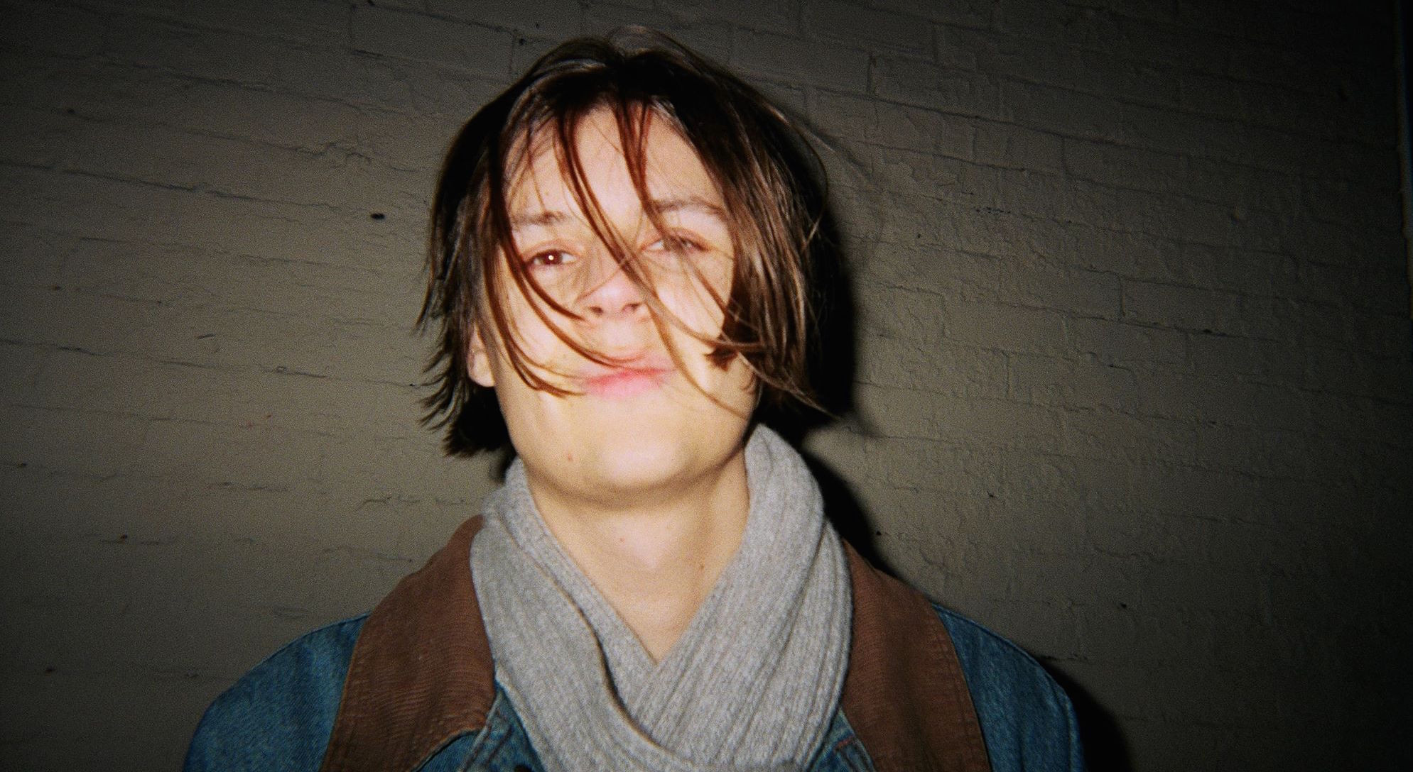 Primeur vidéoclip : Thierry Larose est comme une grosse couverture ...